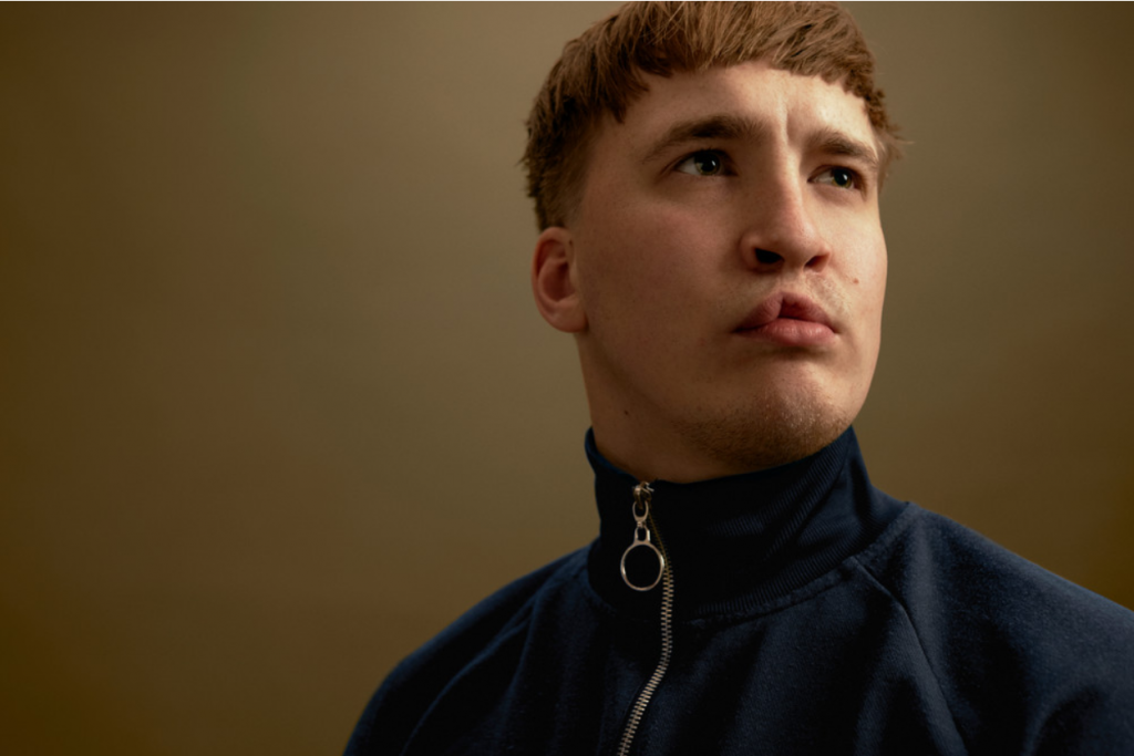 Snelle wil best bekendstaan als lieve rapper | Interview - Luuk Talens